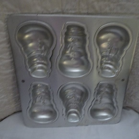 Wilton | Kitchen | Wilton 6 Cavity Mini Snowmen Cake Pan 25472 1992 ...